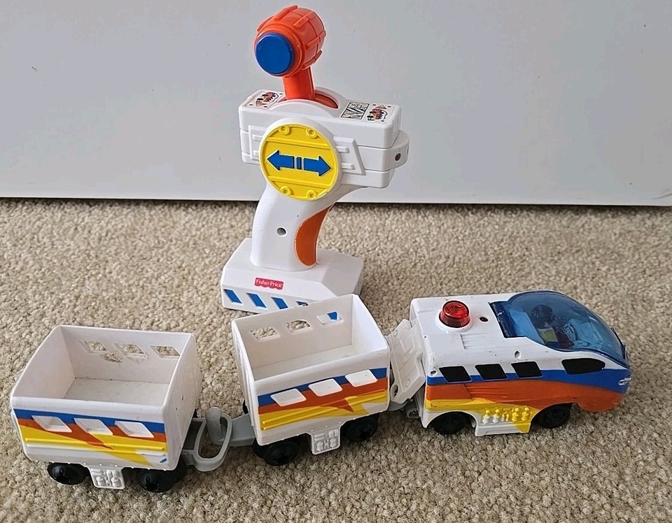 GEOTRAX GRAND CENTRAL STATION WHITE FASTEST TEAM AERO & ERIC 2 Cars ...