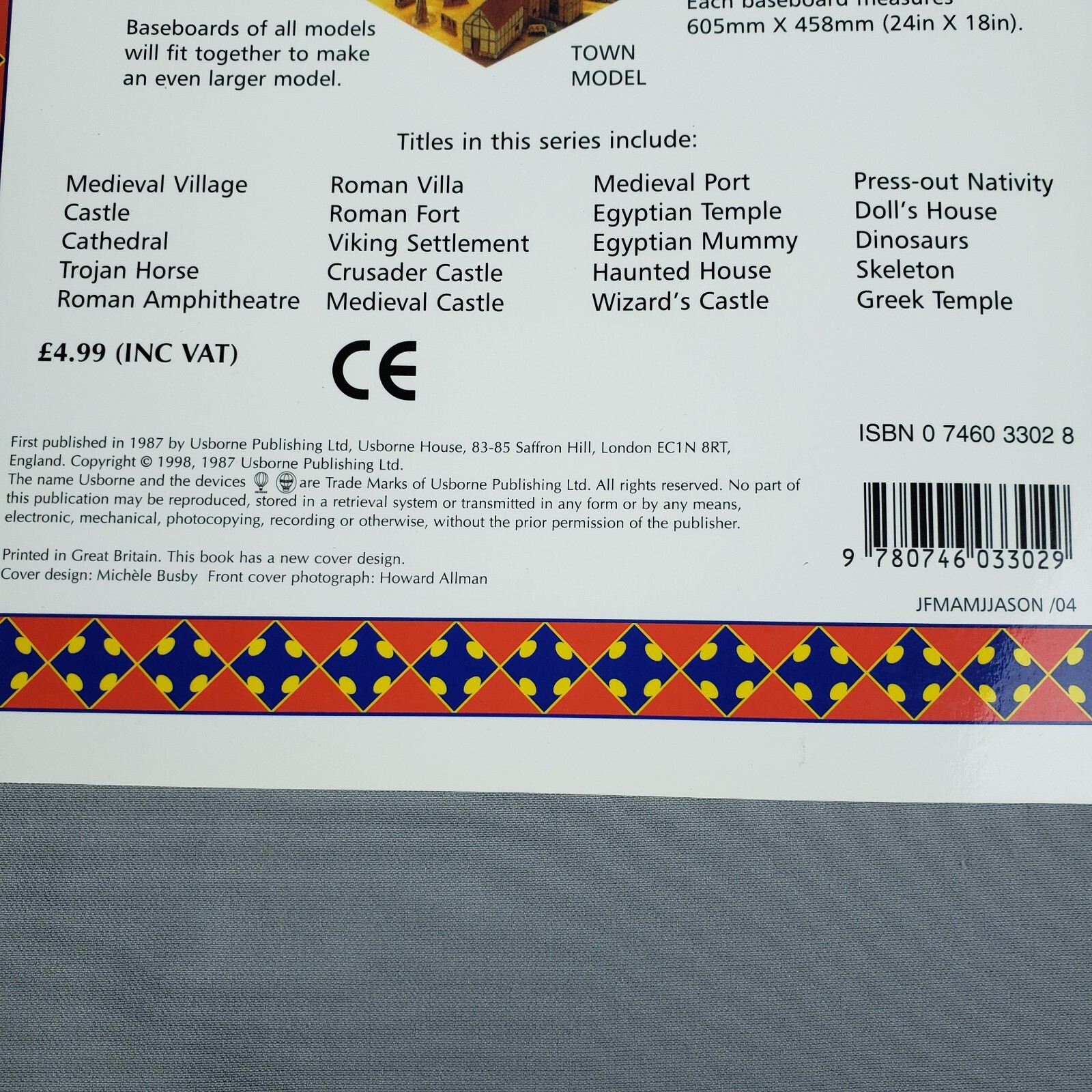 Usborne Cut-Out Models Ser.: Make This Medieval Town by Iain Ashman ...