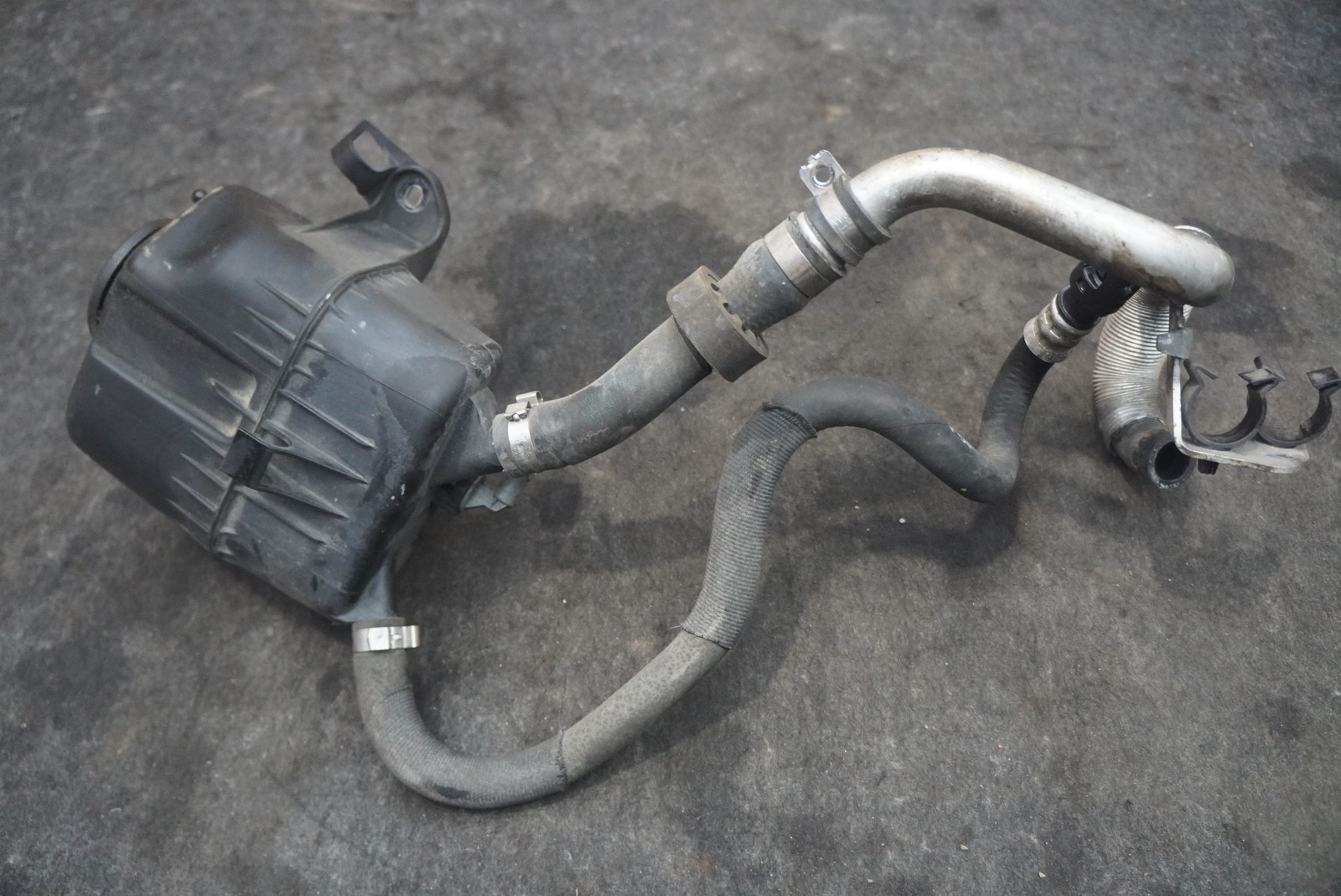 Power Steering Oil Carrier Reservoir 32416776242 BMW 760Li 750i F01 F02 ...