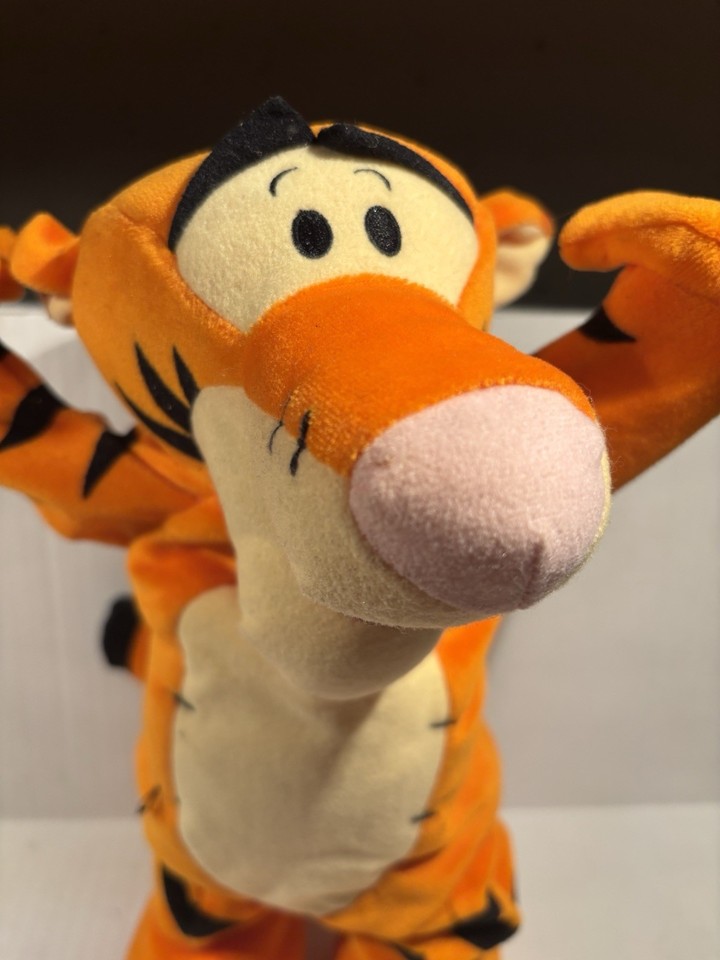 Fisher Price Disney Tumble Tigger 12" Singing Dancing Tumbling Toy 2005 ...