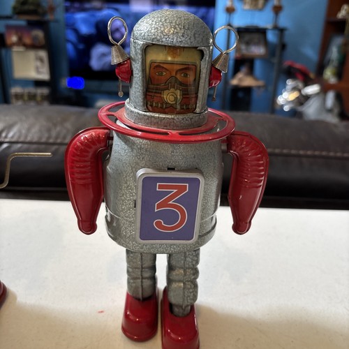 Space Robot Trooper for Collector & Astro Scout Wind Up Friction Power ...