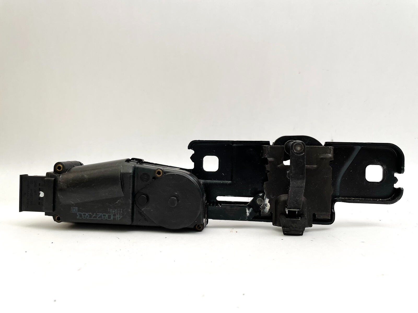2011-2015 Audi A8 Rear Trunk Lid Lock Stricker Mechanism Motor ...