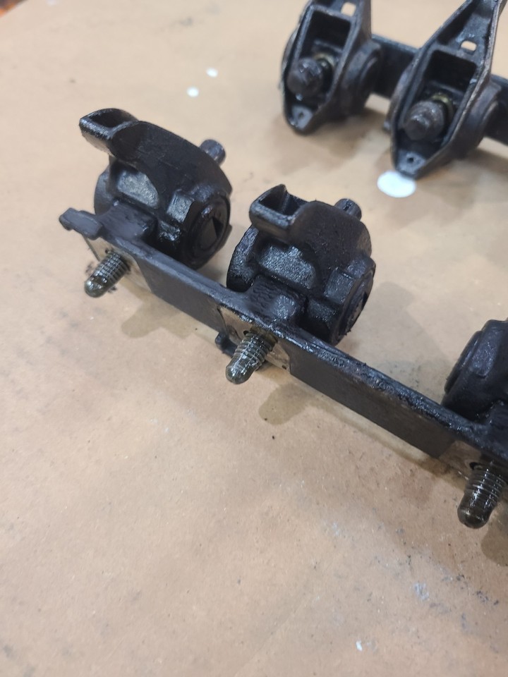 GM LS Rocker Arms Rocker Stands LS1 LS2 LS6 4.8L 5.3L 5.7L 6.0L LS GM ...