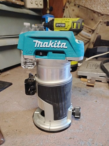 Makita Cordless Brushless XTR01 Compact Router 18v - Tool Only | eBay