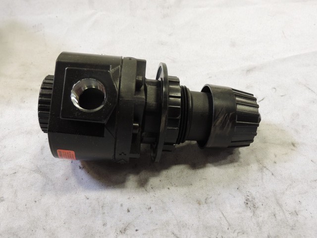 Dixon R26-04r Pneumatic Regulator 300psi 0-125psi 1/2in NPT for sale ...