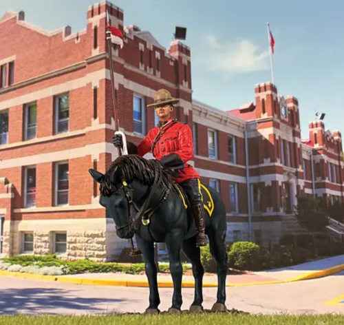 ΒRITAIΝS ϺUSEUM COLLECTION 10174 ROYAL CANADIAN MOUNTED POLICE, MALE ...