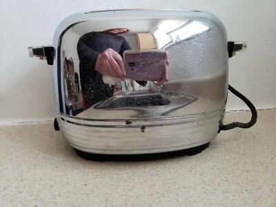 Toasters - Vintage Round Toaster