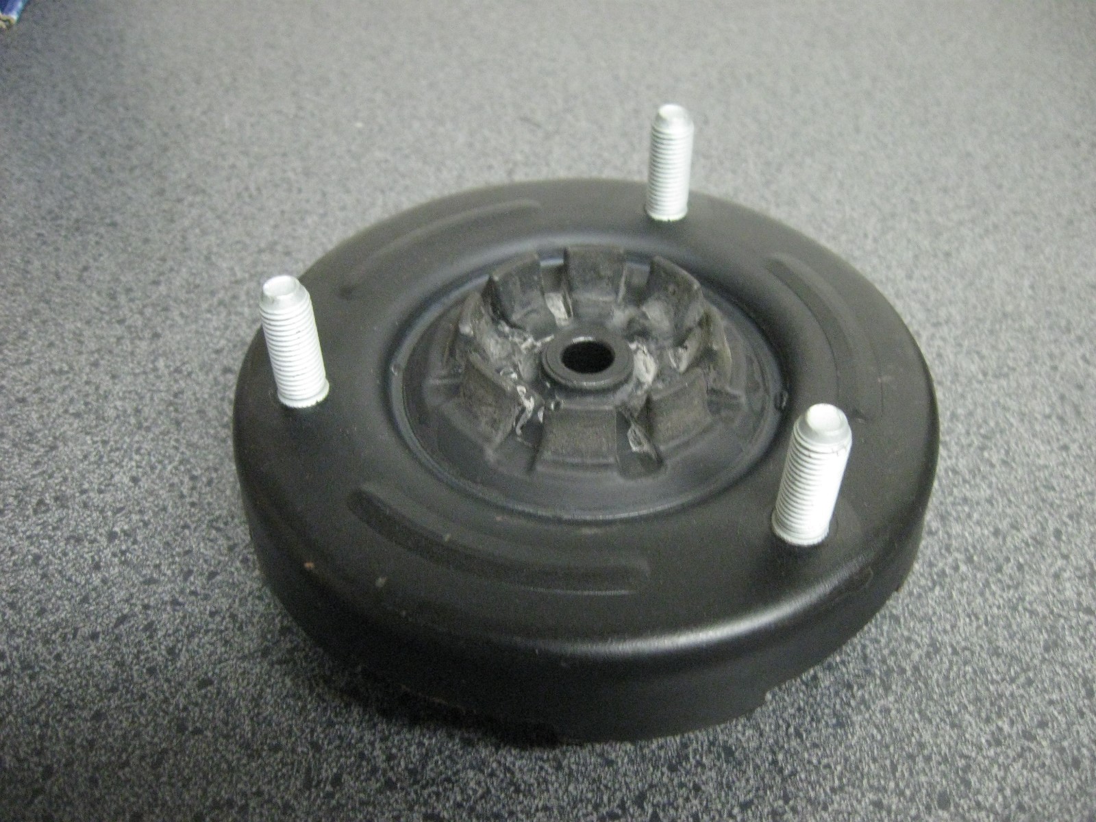 NEW GENUINE HYUNDAI 06-07 AZERA SONATRA FRONT STRUT INSULATOR (P/N ...