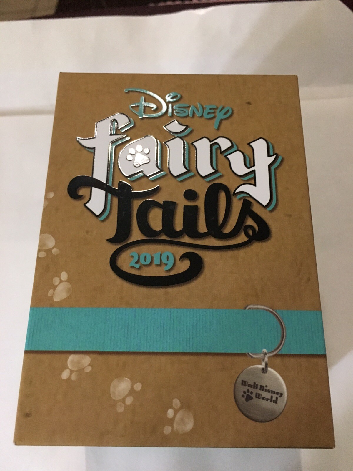Disney Pin Trading Event 2019 Fairy Tails Magic Band LE 1000 Pluto Cleo ...