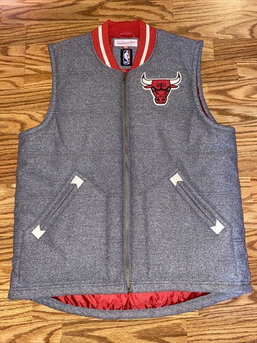 Mens Size Large Mitchell And Ness Chicago Bulls Puffer Vest NBA BNWOT ...