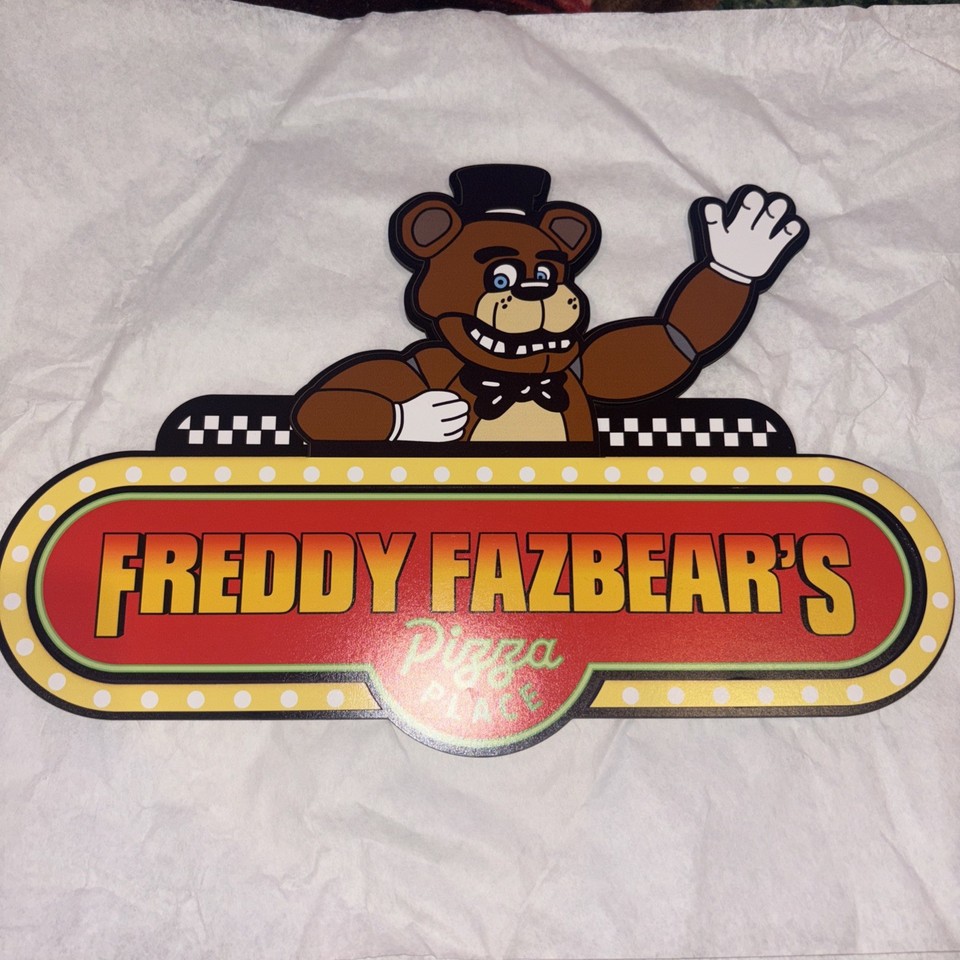 Universal Halloween Horror Nights HHN FNAF Five Nights At Freddy’s Wood ...