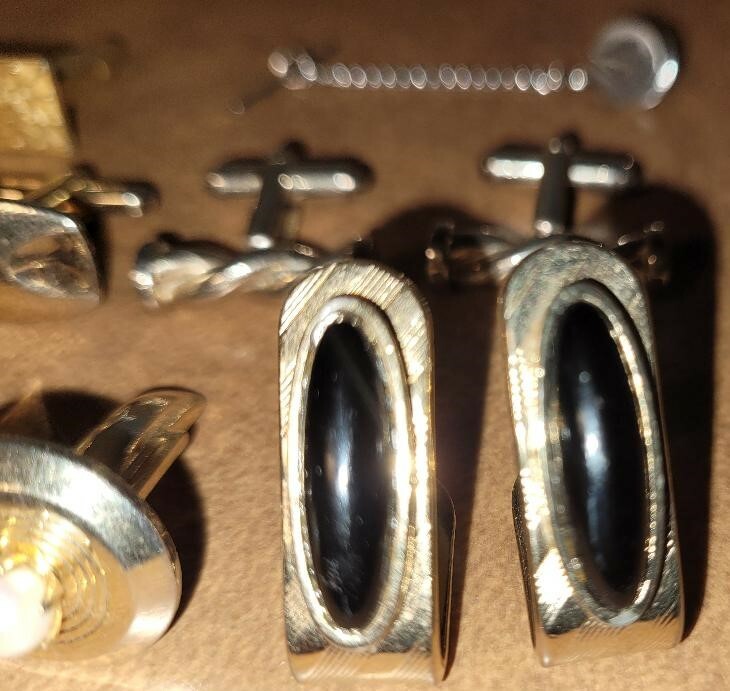 Vintage LOT of Men's Lot of 18 loose Cuff Links, Pins, Tie Clips, Bar ...
