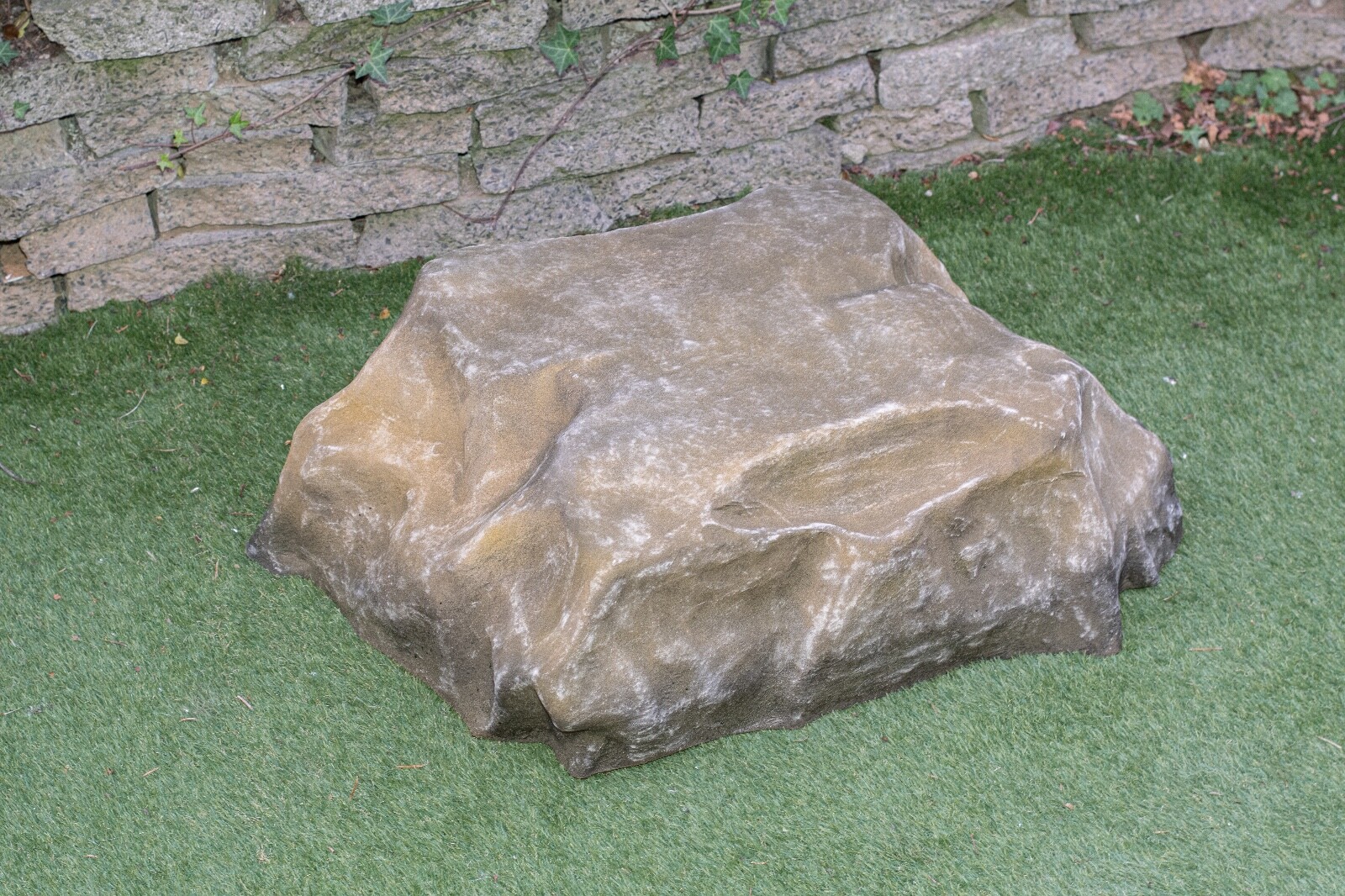Artificial Landscaping Rock hollow rock fibreglass rock Various colours ...