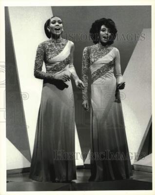 Press Photo Telma Hopkins and Joyce Vincent Wilson of Singing Group ...