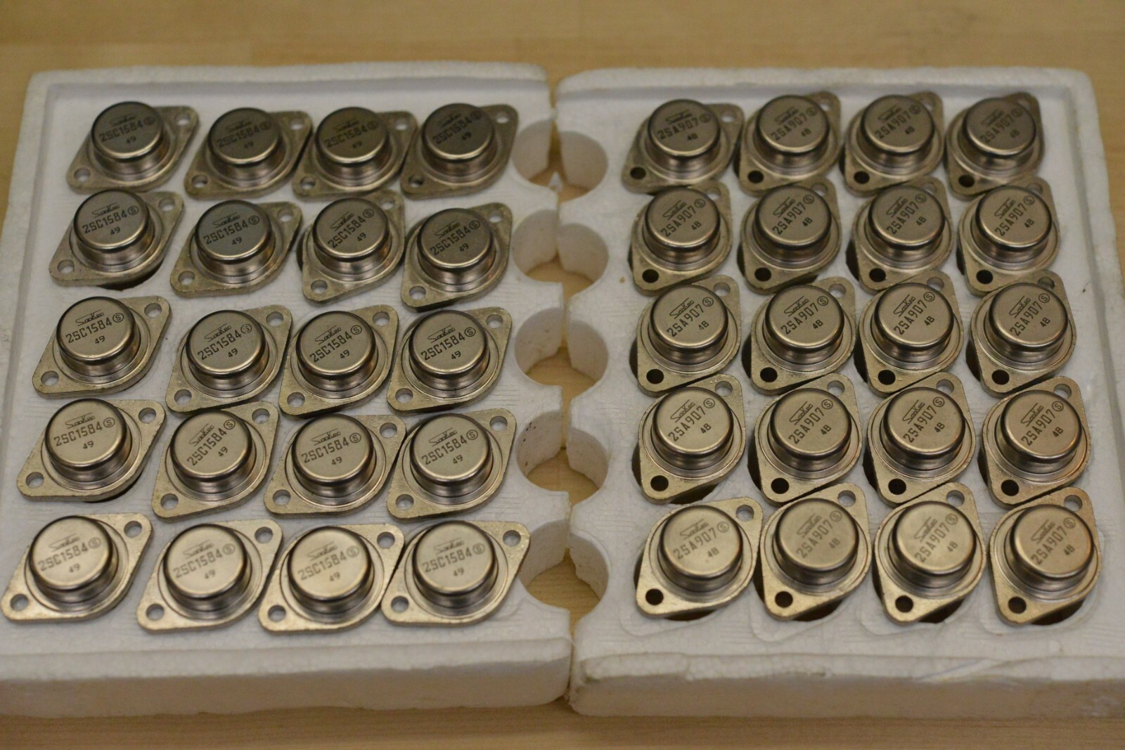 2PCS (A pair) 2SA907/2SC1584 (2SA908/2SC1585, 2SA909/2SC1586) NOS ...