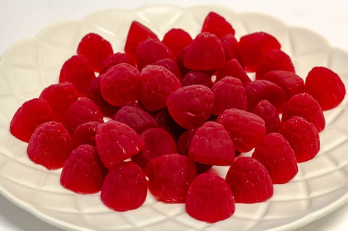 Allen's - Ripe Raspberries Gummy Lollies - 300 Grams Allens Party ...