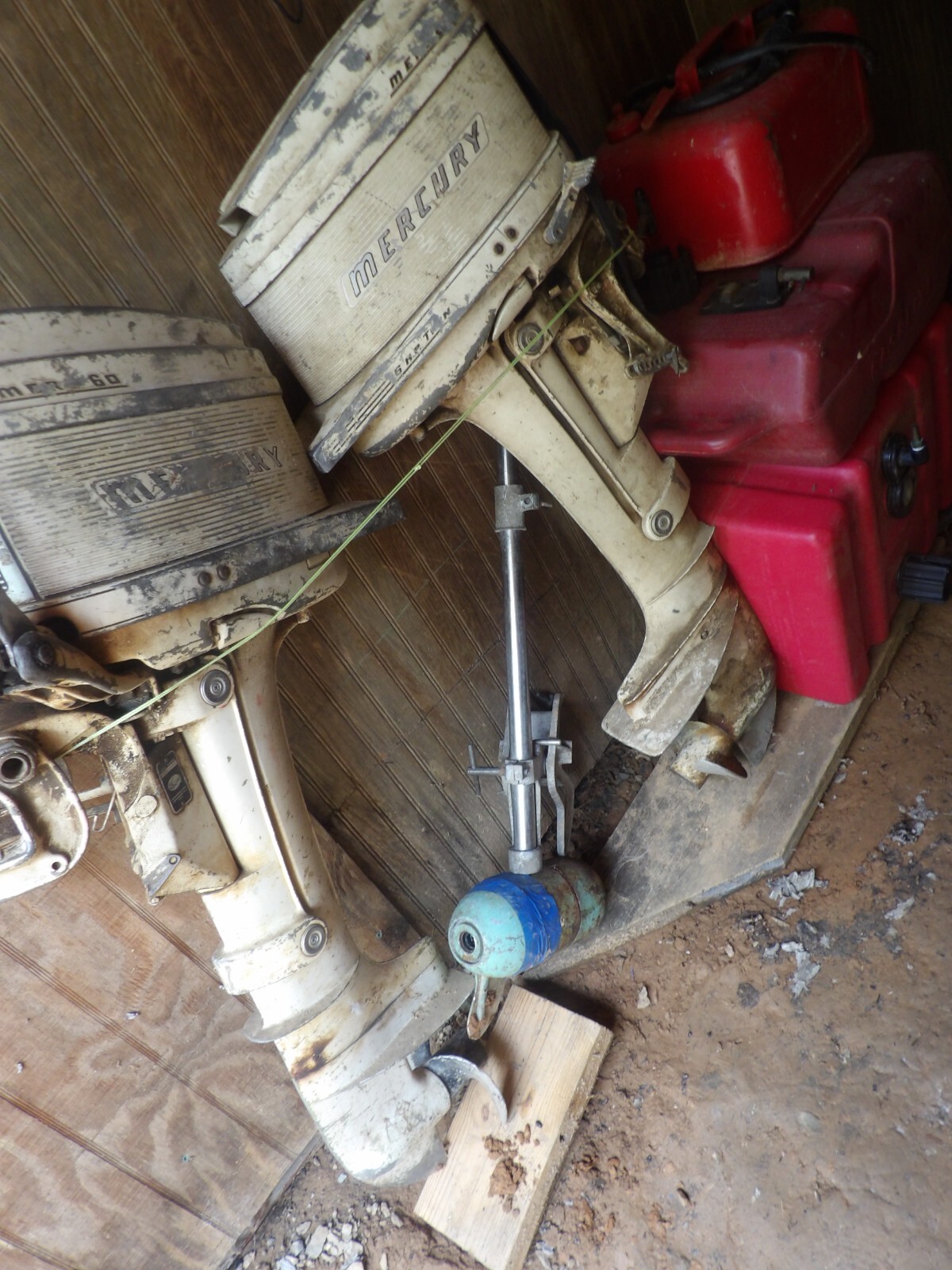 2 vintage Kiekhaefer Mercury merc 60 outboard motor plus 3 gas cans ...