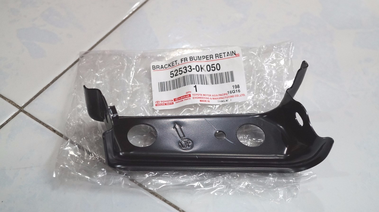 GENUINE TOYOTA HILUX 2011 BRACKET FRONT BUMPER RETAIL RH 52533-0K050 | eBay