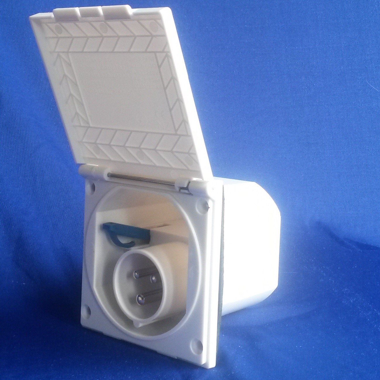 CEE Einbausteckdose Signalweiß IP44 Außensteckdose Caravan Wohnmobil ...