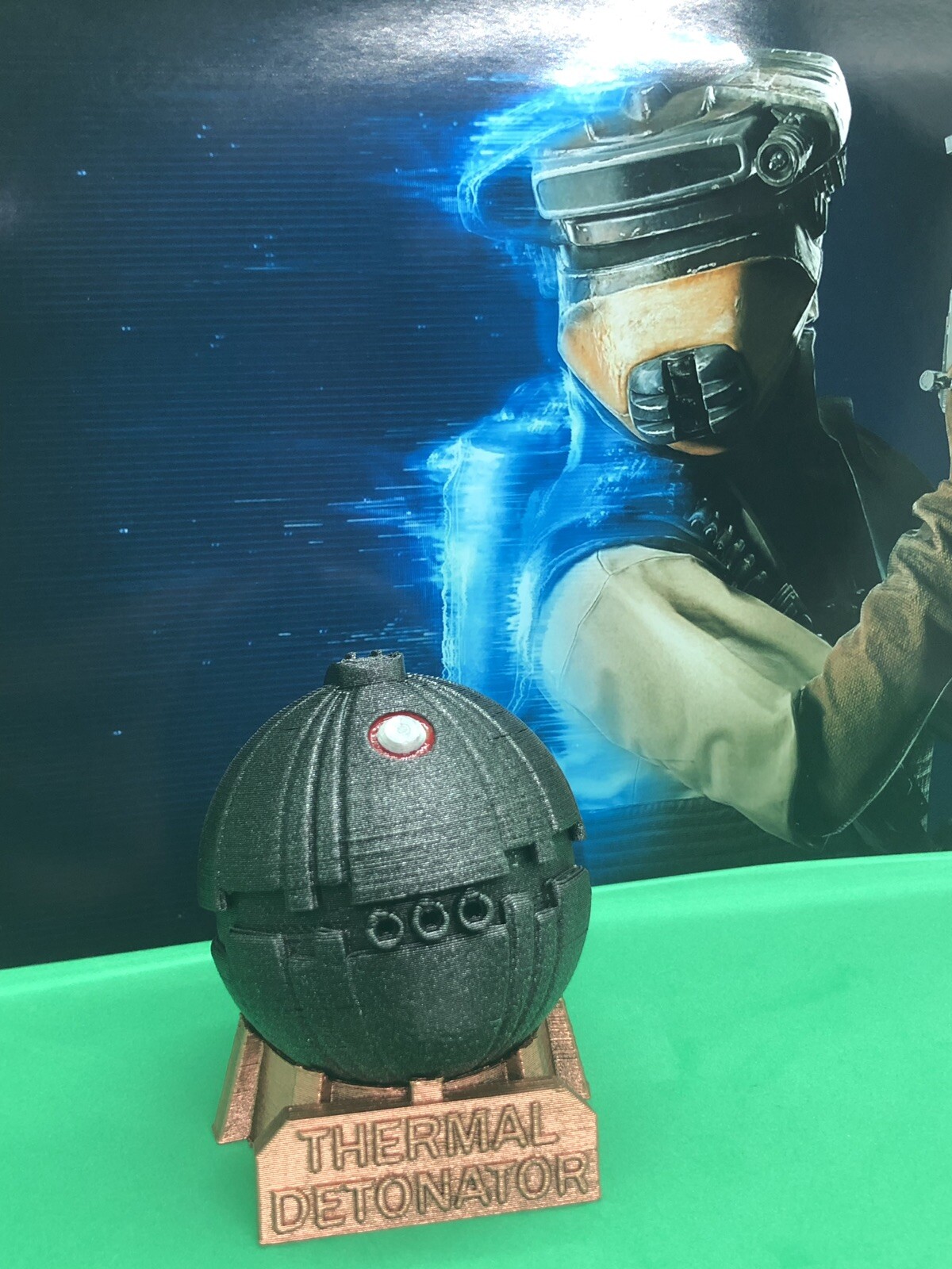 1:1 Scale - Star Wars Thermal Detonator Prop 3D Printed Model - Cosplay ...