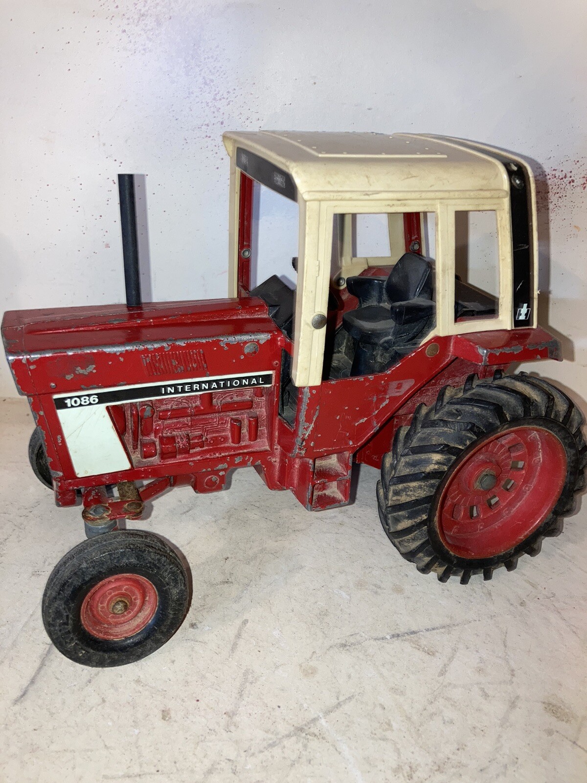 Ih 1086 Tractor