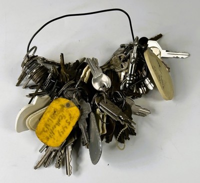 Large Lot of Old Keys 1 pound 14 ounces | eBay