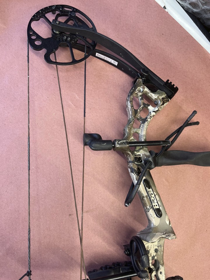 BEAR Archery RANT RTH Element Compund Bow Camo Hunting Right Realtree ...