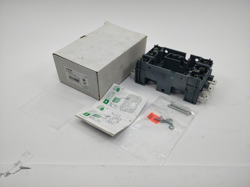 Schneider Electric LV429266 Plug in Base, 3 Poles | eBay