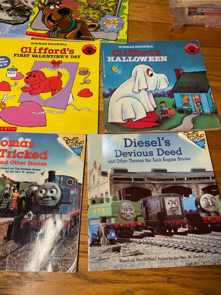 9 Kids Floppy Books Assorted Titles Thomas Flintstones Clifford | eBay