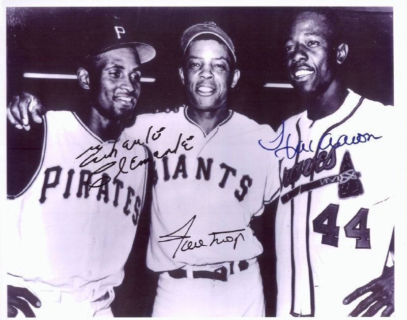 1960S ROBERTO CLEMENTE WILLIE MAYS & AARON AUTOGRAPHED 8X10 PHOTO ...