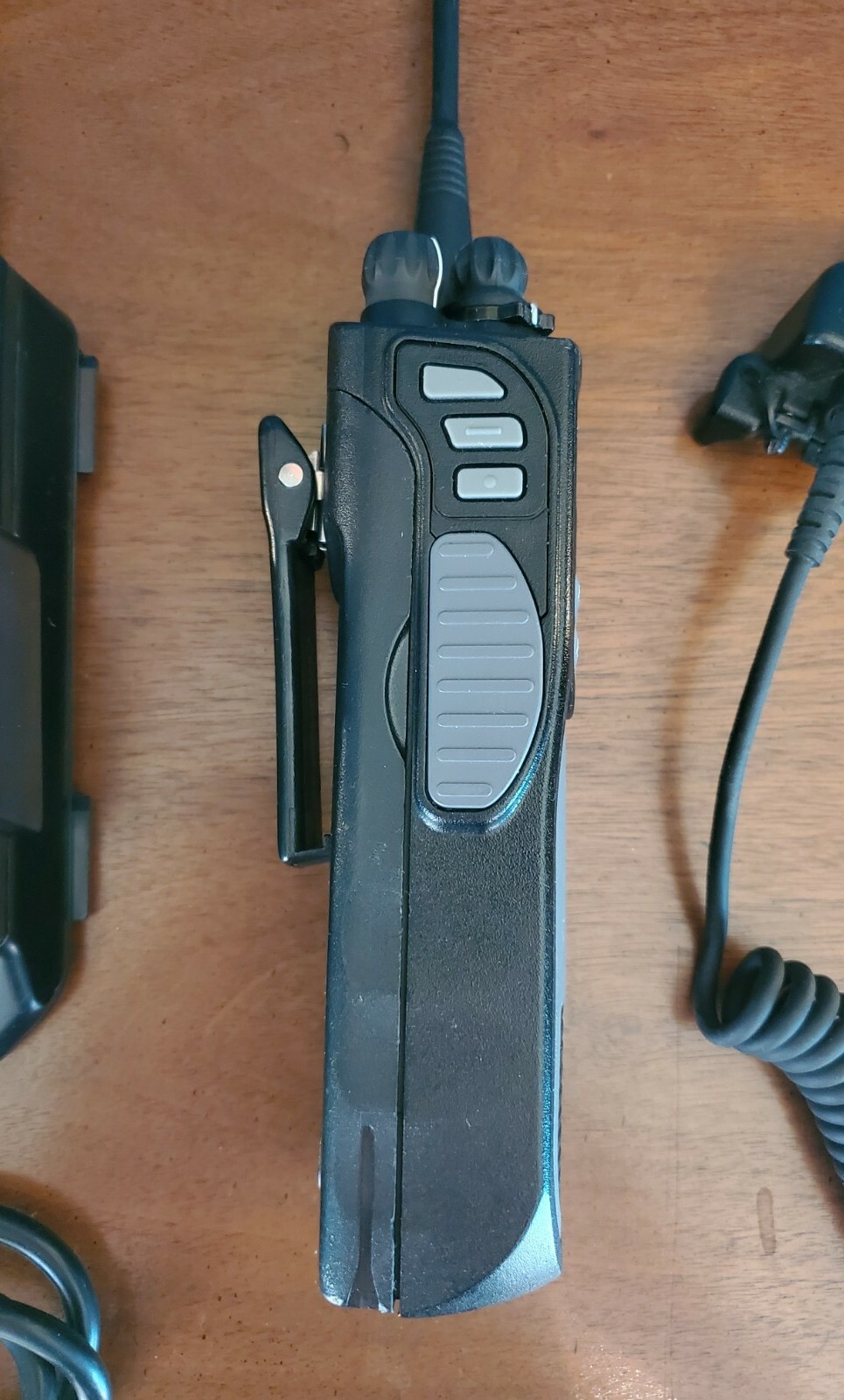 EF JOHNSON 51SL ES Portable Radio 700/800 MHz band w/ Charger, Battery ...