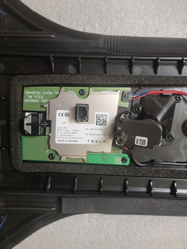 24-25 Tesla Cybertruck Driver Left Door B-Pillar Applique Molding w ...