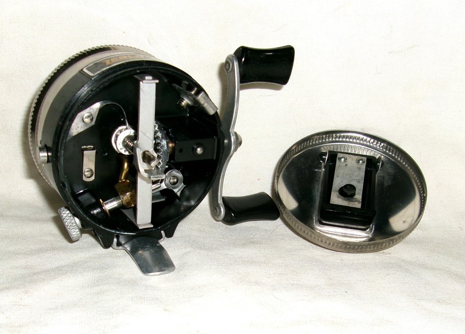Vintage Zebco Model 33 Spincast Fishing Reel Metal Foot USA NICE | eBay