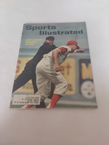 1961 July 31, Sports Illustrated Magazine, Split-Second Baseball Action ...