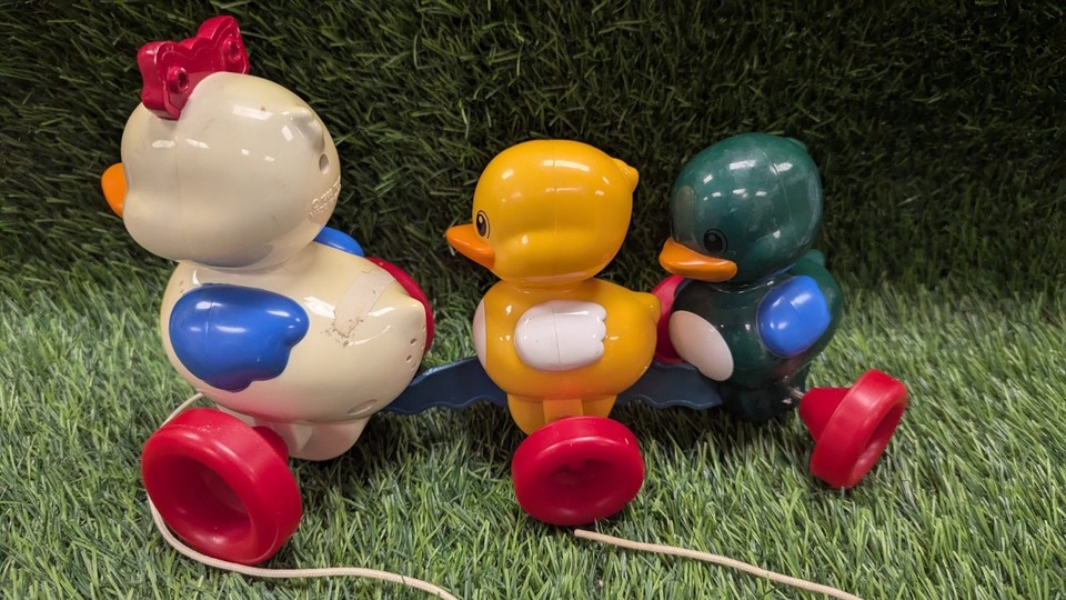 Vintage 1995 Tomy Quack along Ducks Mommy & Baby Ducks Pull String Toy ...