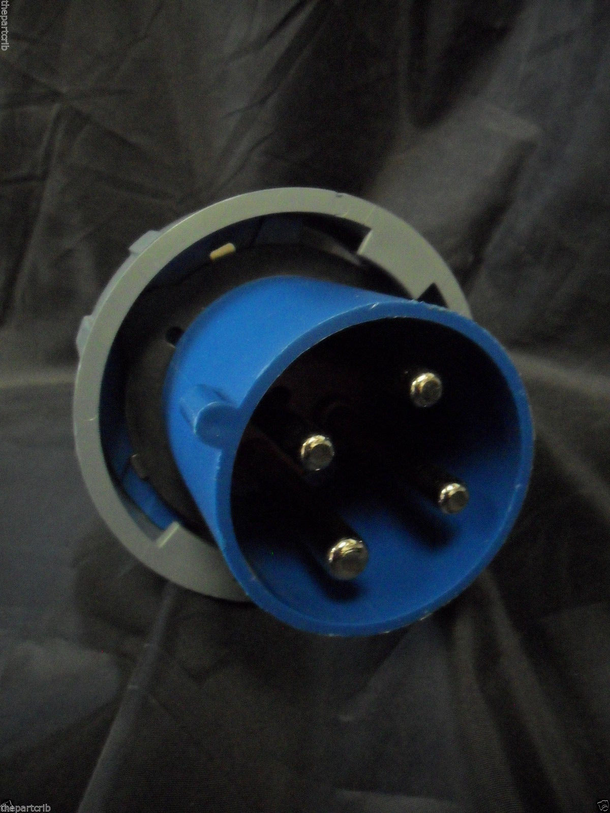 Nice Mennekes CD 460P9W 60 Amp 4 Wire 3 PH 250 VAC Pin & Sleeve Plug ...