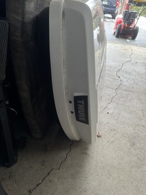 Thule Flow White Low Profile Locking Cargo Case in Great Condition! | eBay