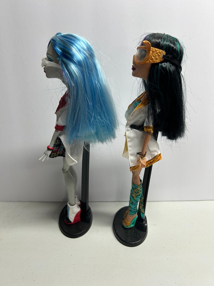 Monster High Dolls Classroom 2 Pack Cleo Ghoulia Gen 1 Pre Owned | eBay