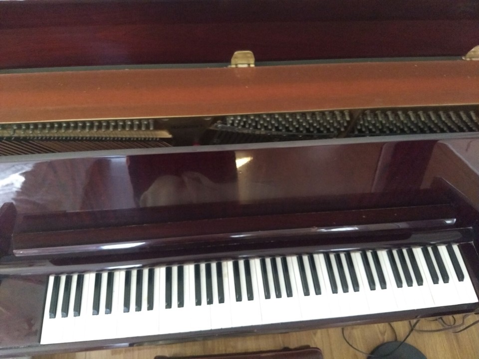 Samick upright piano, 76 keys, brown mahogany finish, good condition ...