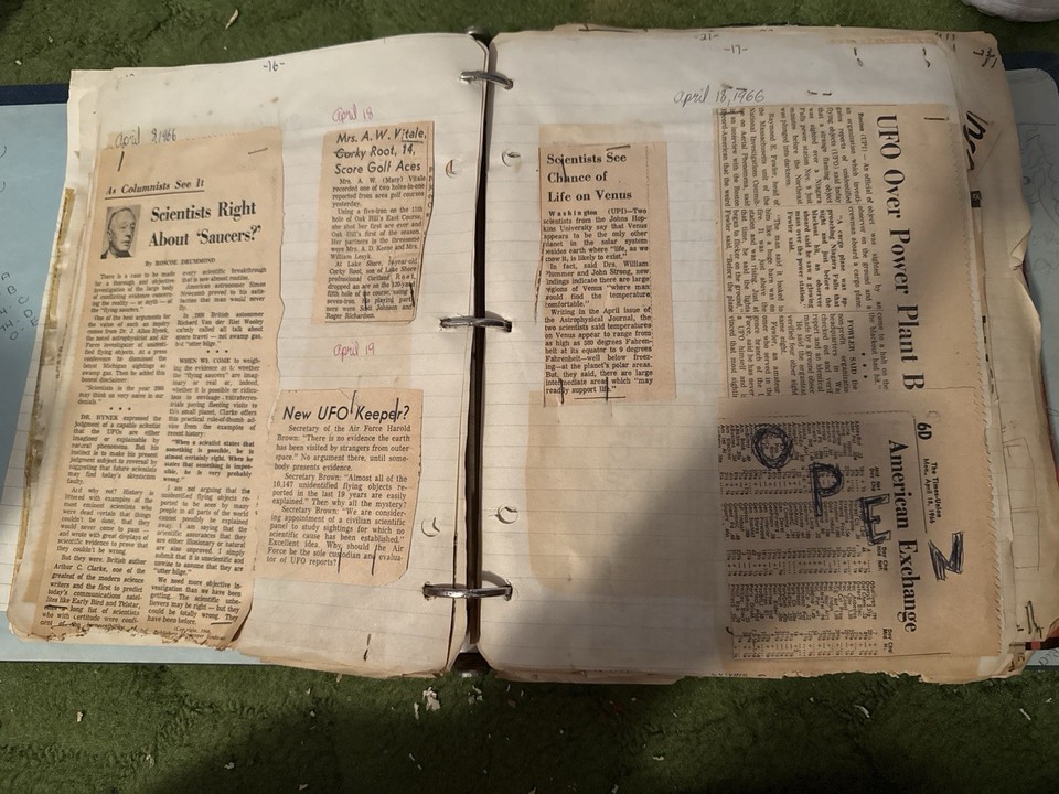 Vintage UFO Newspaper Clippings Binder 1960s - Collection Flying ...