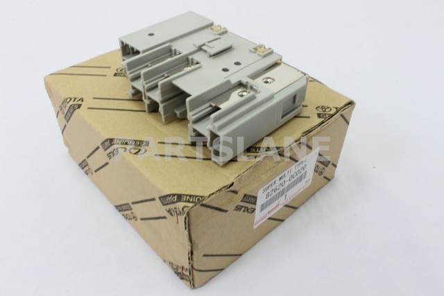 826200C020 Genuine Toyota Block ASSY Fusible Link 82620-0c020 for sale ...