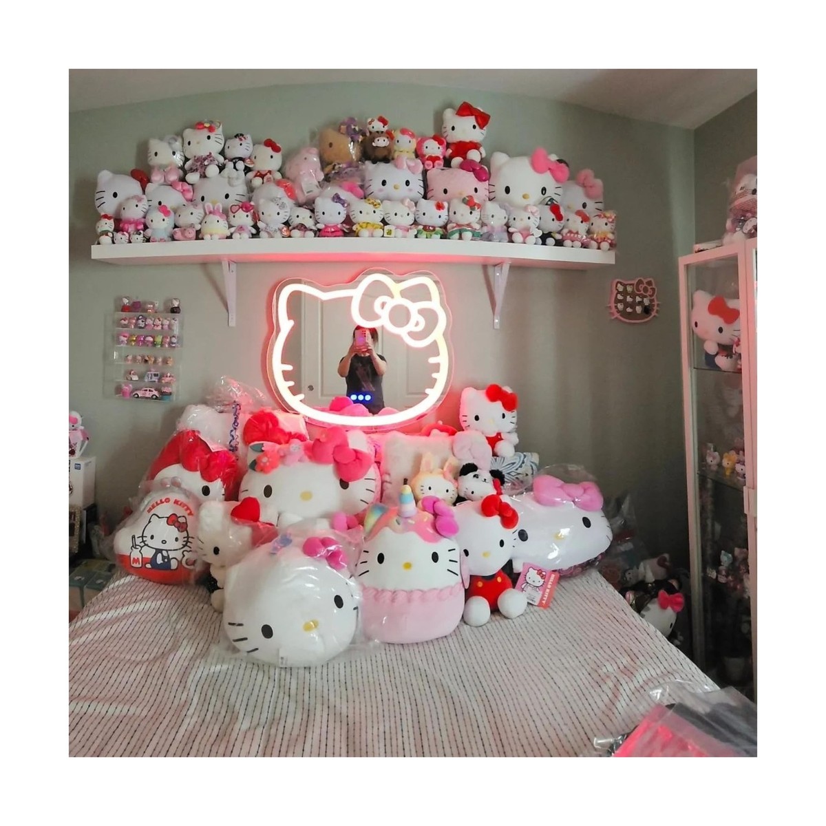 Vanity Mirror Smart Hello Kitty Makeup Mirror With Wi-Fi & Color ...