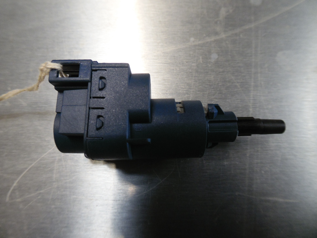 5976 D5C 2010-2014 MK2 5J SKODA FABIA CLUTCH PEDAL SWITCH 6Q0927189 ...