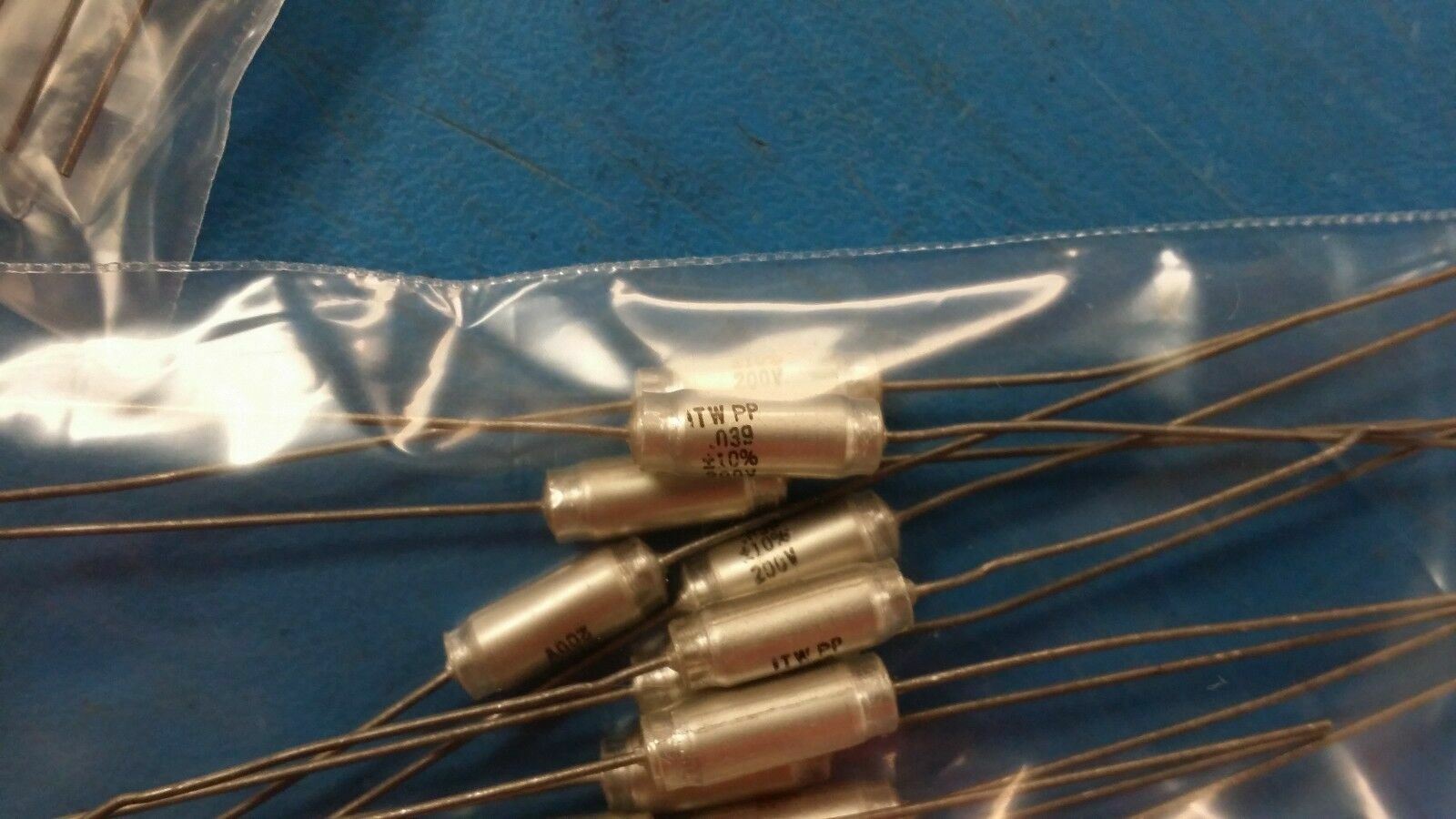 (4 PCS) PPC.039UF200V10A ITW CAP POLYPROPYLENE 0.039 uF 200V 10% AXIAL ...