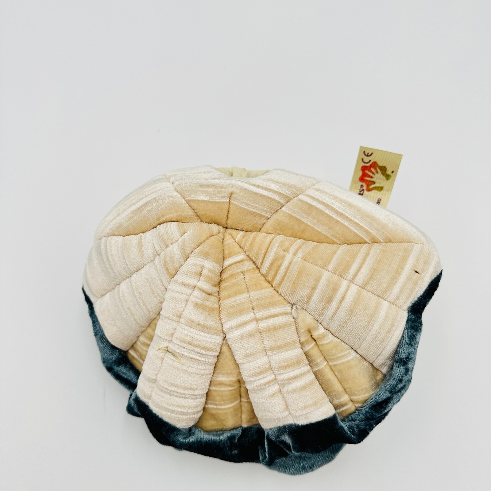 Folkmanis Giant Clam Hand Puppet Plush Gray Tan Moveable Shell & Eyes ...