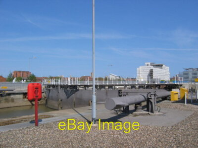 Photo 6x4 Outer Lock Gates Albert Dock Kingston upon Hull c2007 | eBay UK