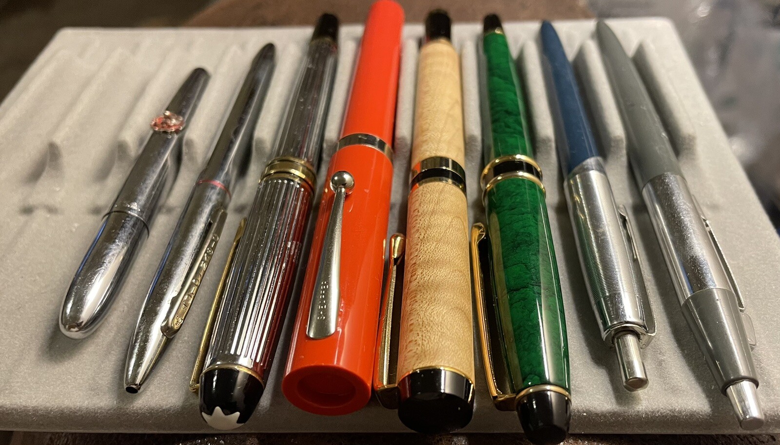 LOT OF 8 Vintage Ballpoint Pens/Fountain | eBay