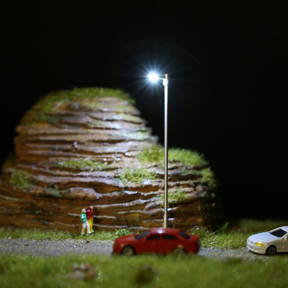 10pcs N Scale 1:160 Bright White LED Metal Street Lights Silver Lamps ...