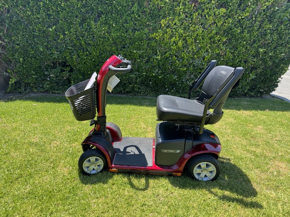 Pride Mobility Victory 9 4-Wheel Scooter, Candy Apple Red *BRAND NEW ...