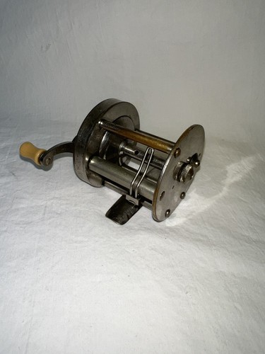 Vntage "WLS" Worlds Largest Store (Sears) Level Wind Casting Reel ...